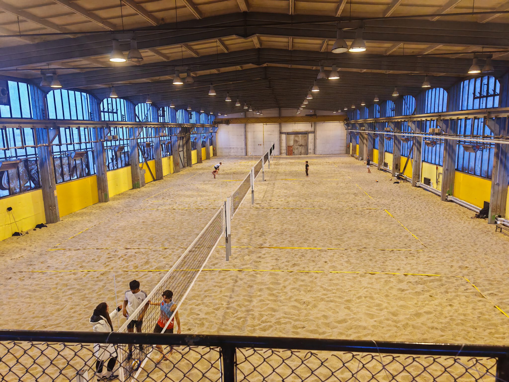 Beachvolleyball Indoor Berlin - 5 besten Beachvolleyballplätze für Winter